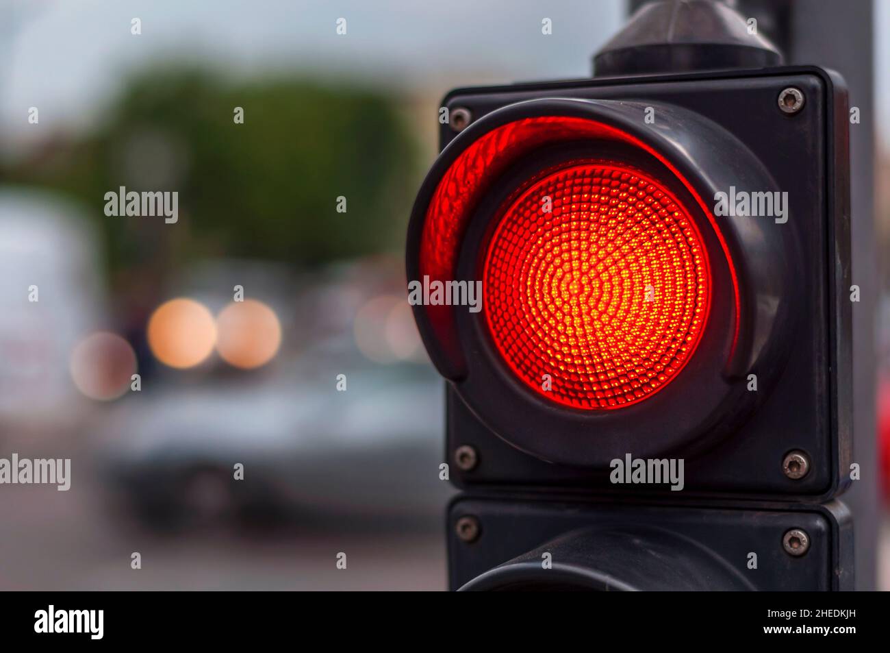 Red traffic light in the city street Stock Photo - Alamy