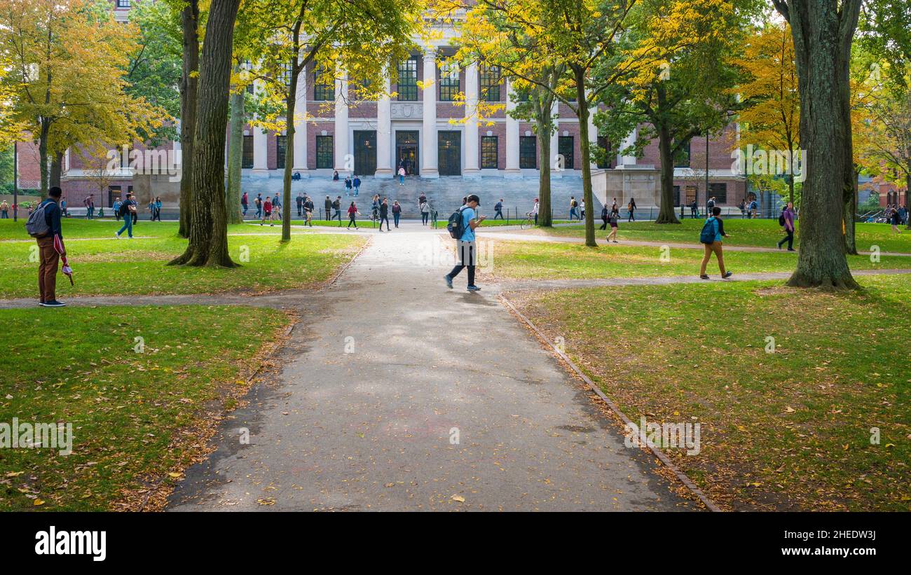 University harvard graduation hi-res stock photography and images - Alamy