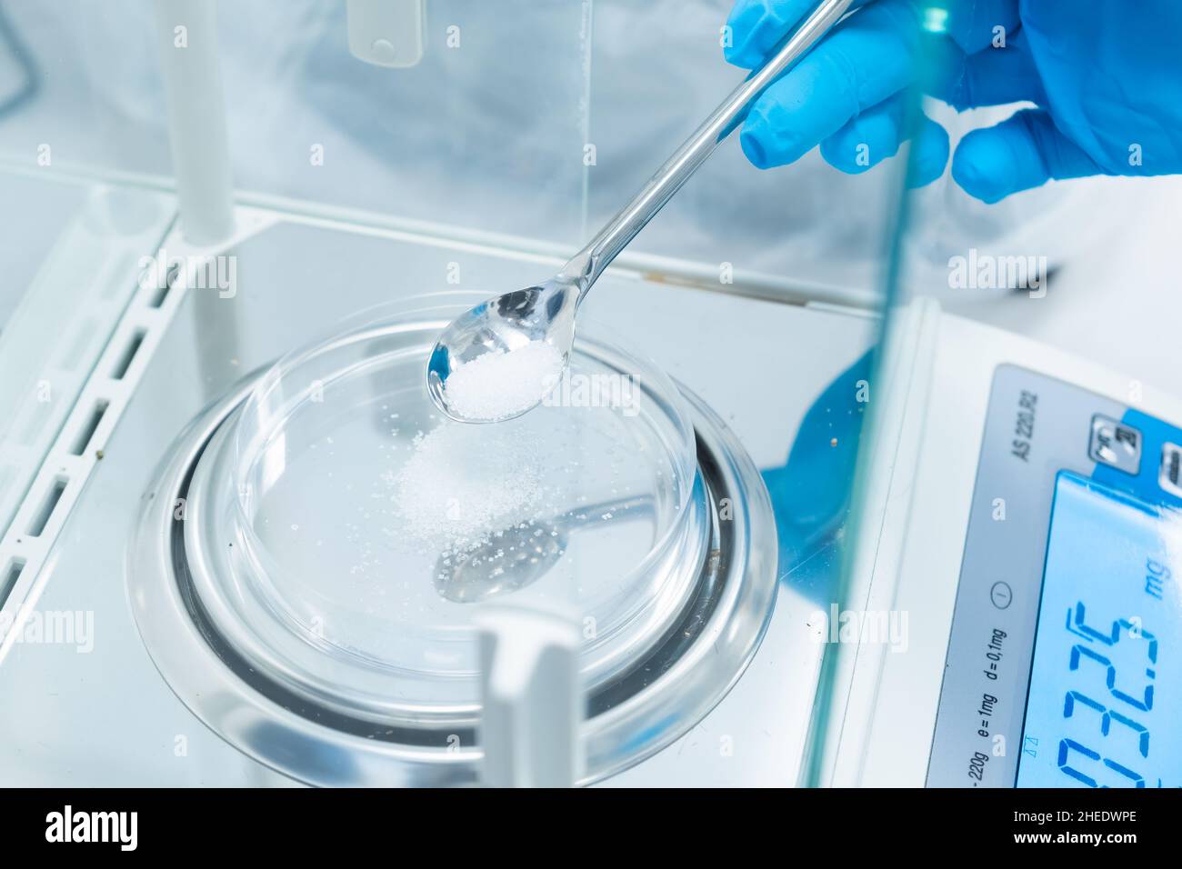 Weighing powder hi-res stock photography and images - Alamy