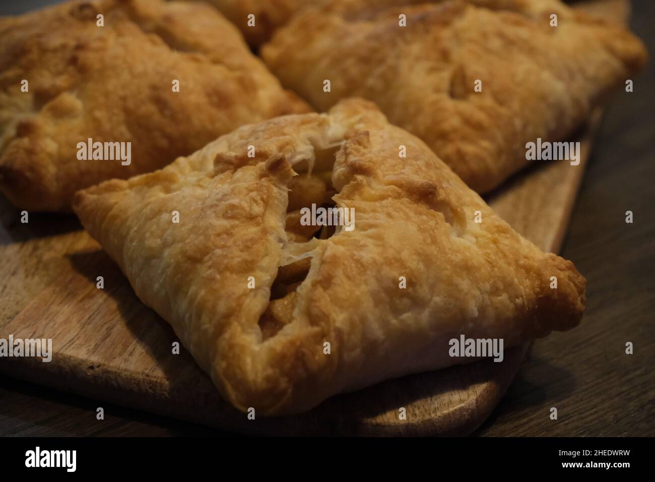 Apple puff pastry pockets hi-res stock photography and images - Alamy