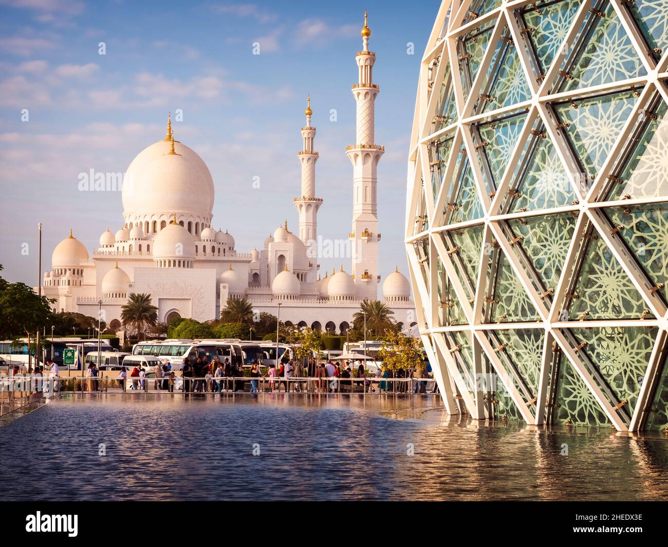 Sheikh Zayed Grand Mosque Stock Photo - Alamy