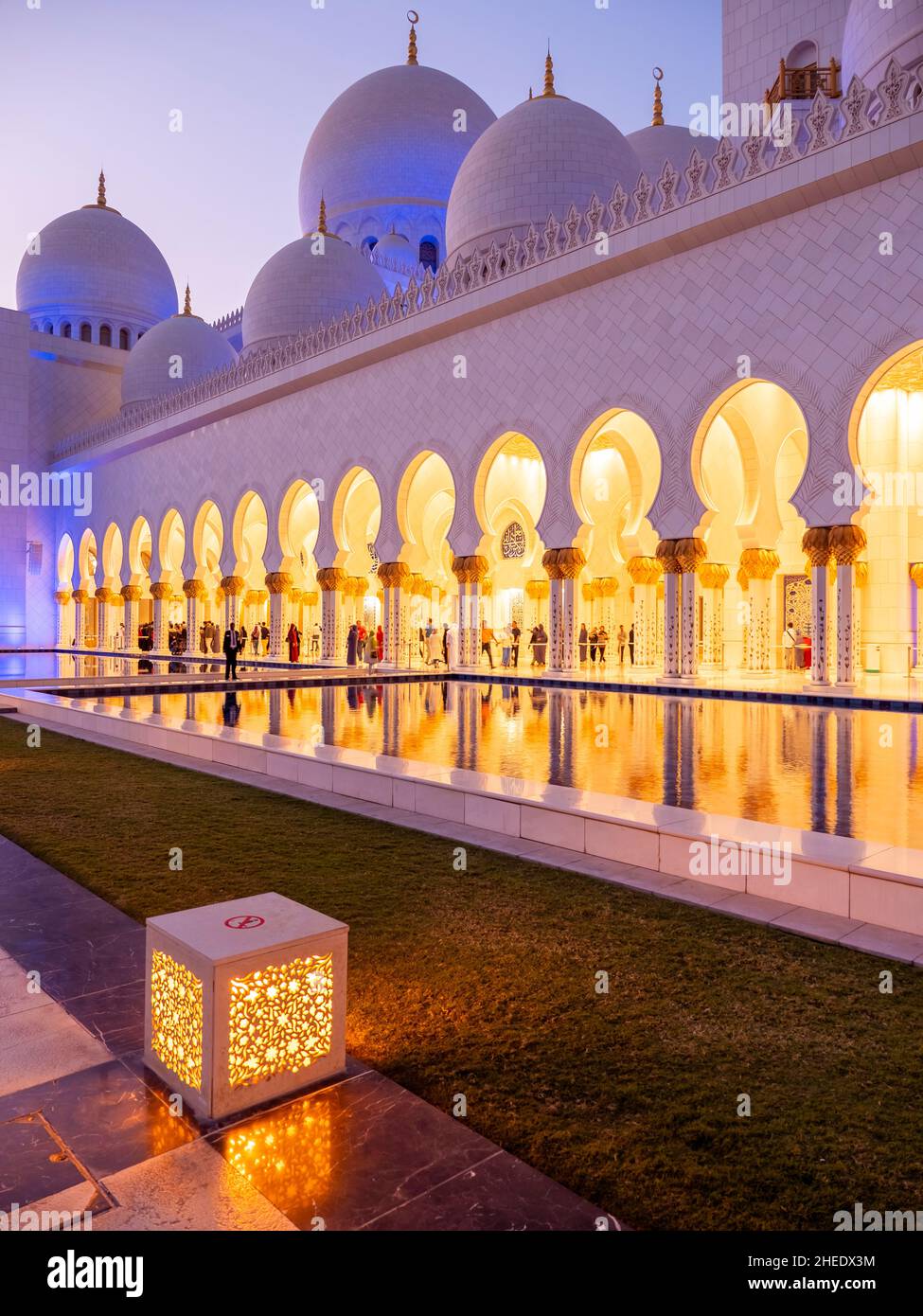 Sheikh Zayed Grand Mosque Stock Photo - Alamy
