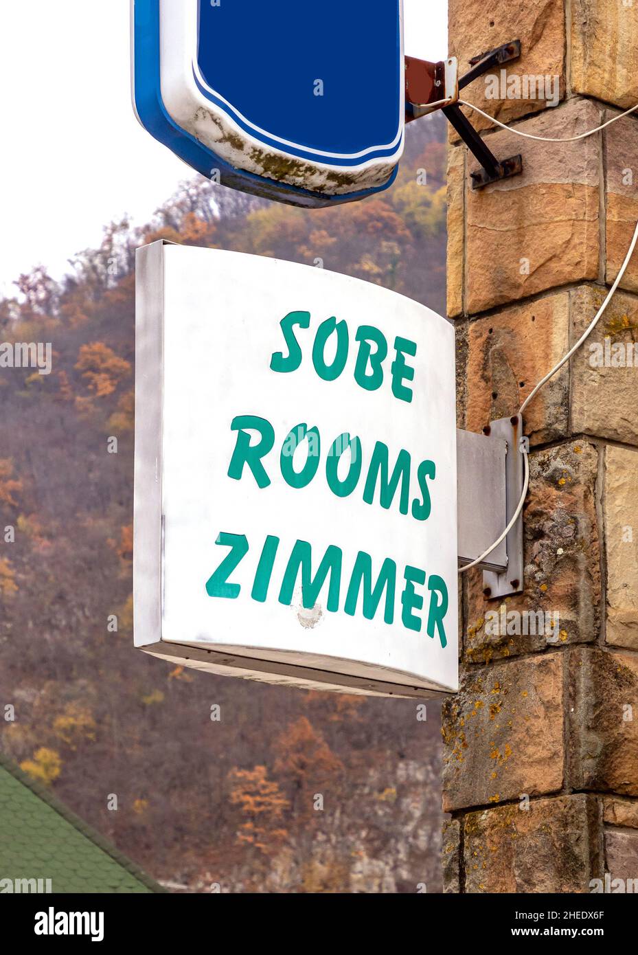 Boarding house sign hi-res stock photography and images - Alamy