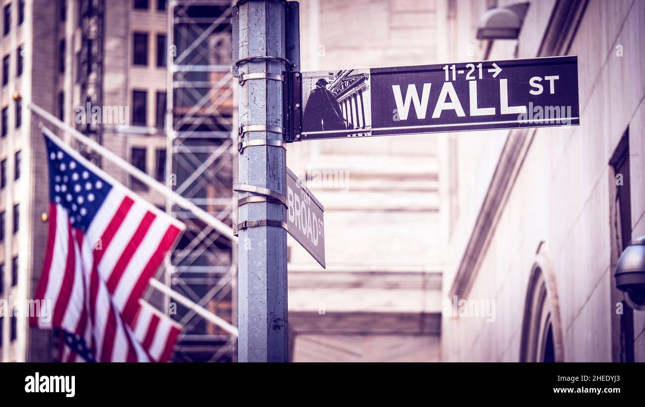 Dollar business wall street market hi-res stock photography and images ...