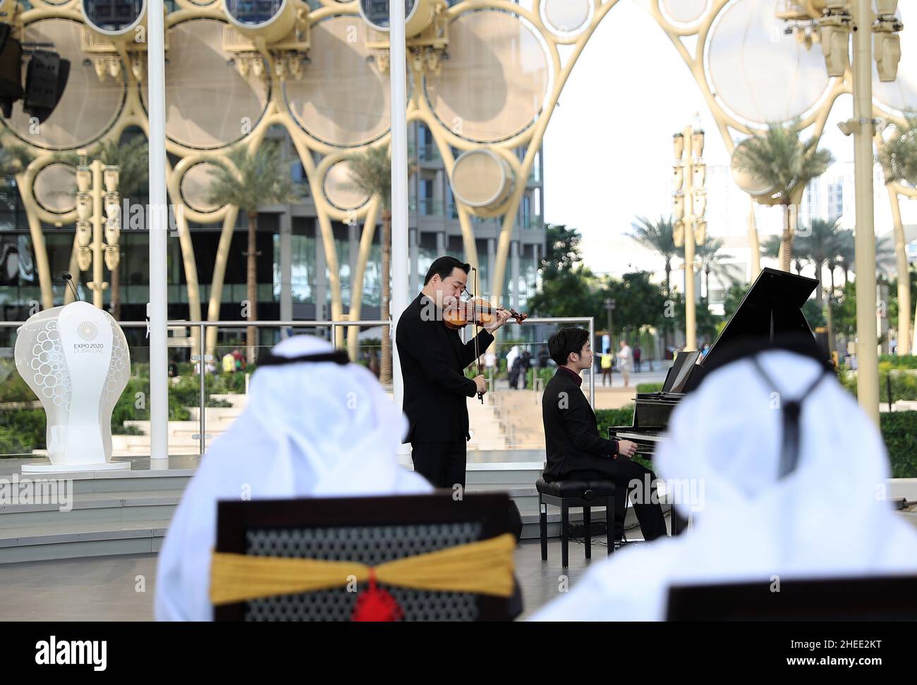 National day uae musicians hi-res stock photography and images - Alamy