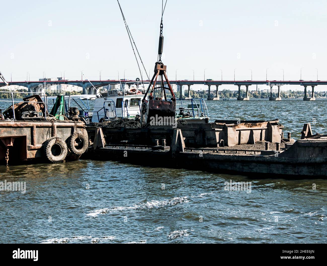 Cleaning barge hi-res stock photography and images - Alamy