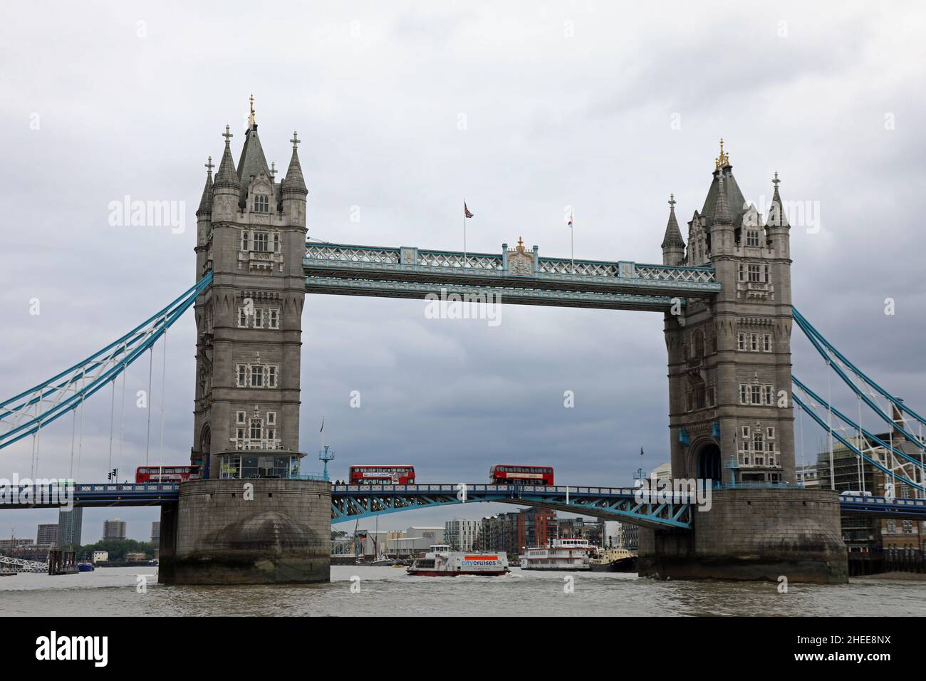 Red bascule bridge hi-res stock photography and images - Alamy