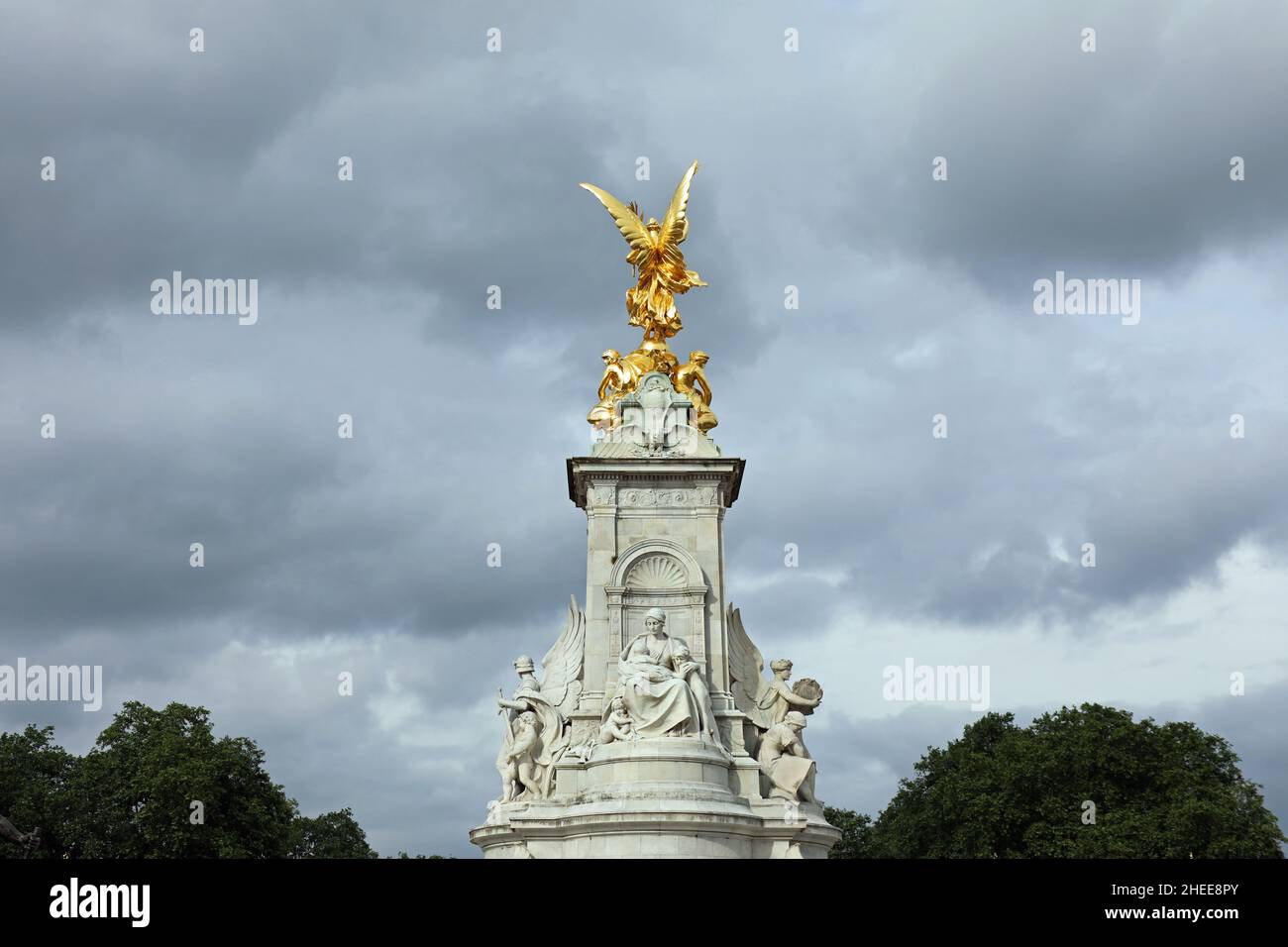 View of the Victoria Memorial from Buckingham Palace Stock Photo - Alamy