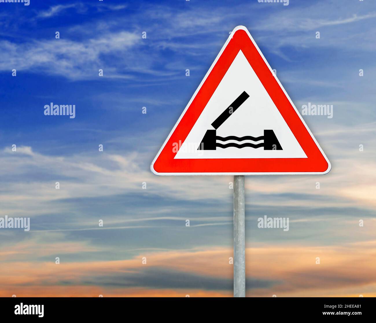 Work on swing bridge hi-res stock photography and images - Alamy