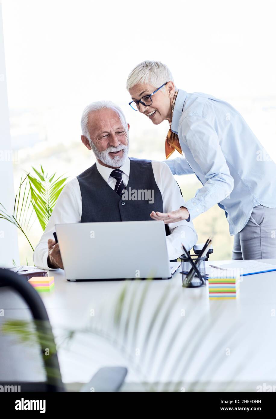 Office communication hi-res stock photography and images - Alamy