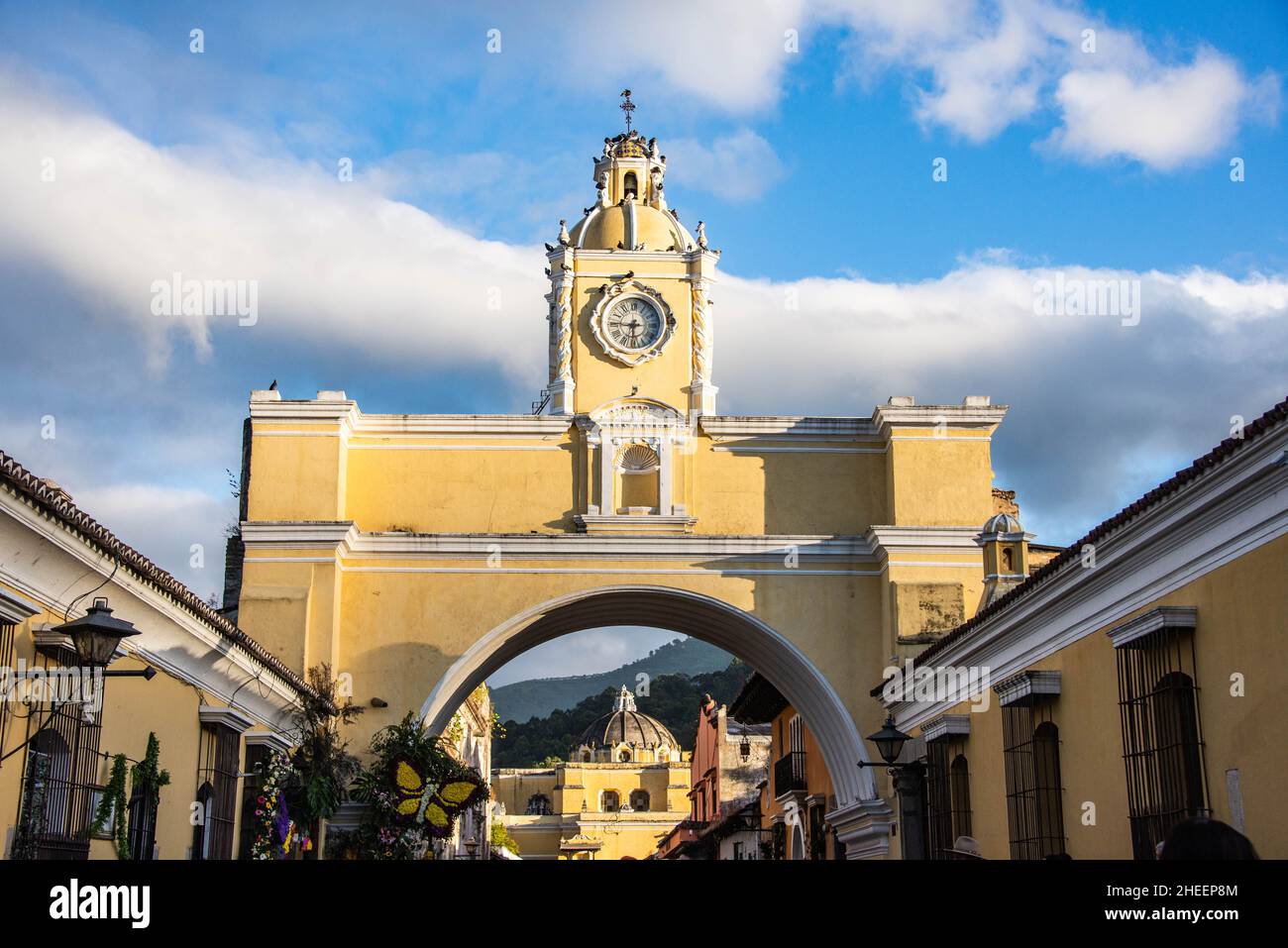 Santa Catalina Arch, Antigua, Guatemala Stock Photo - Alamy