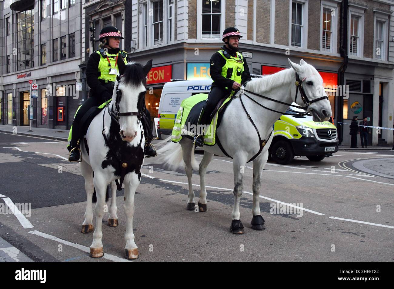 London - Britain - 20191129 Police and emergency crew deal with the ...