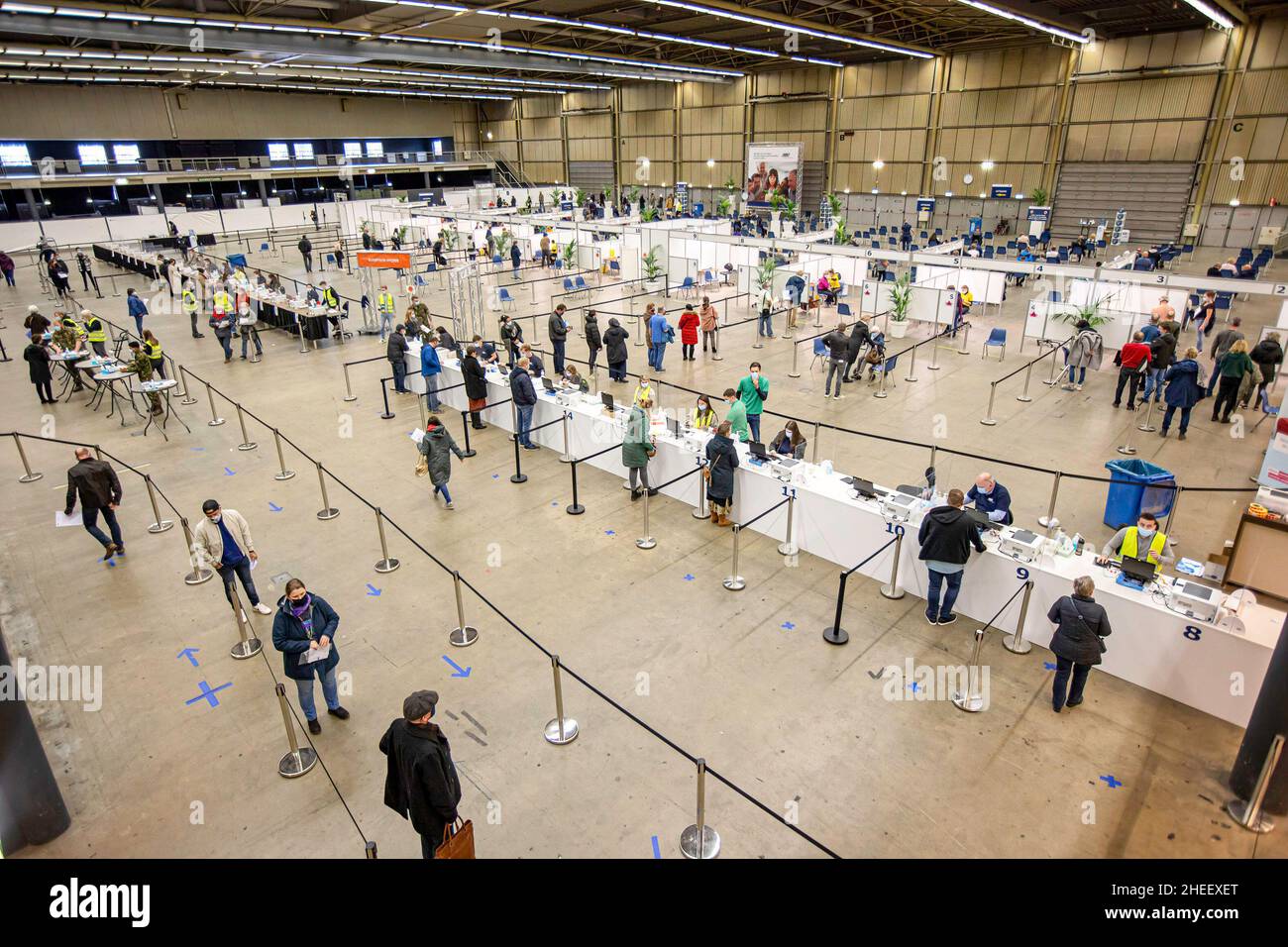 Vaccination booths hi-res stock photography and images - Alamy