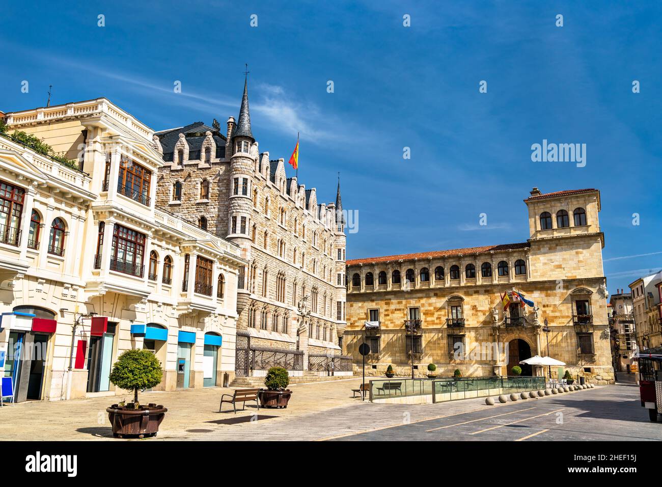 Historic buildings in Leon, Spain Stock Photo - Alamy