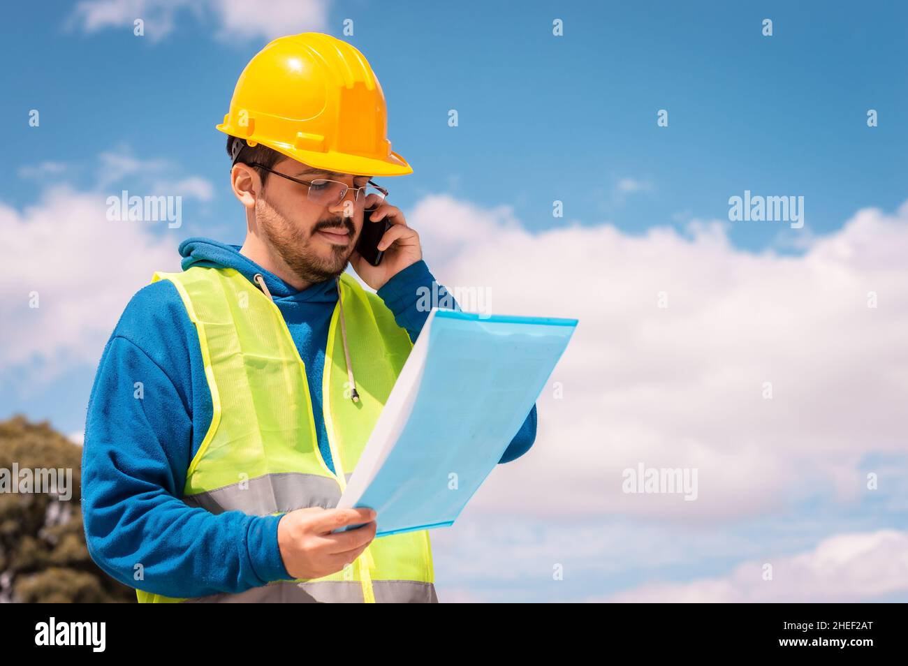 Handsome hispanic contractor hard hat hi-res stock photography and ...