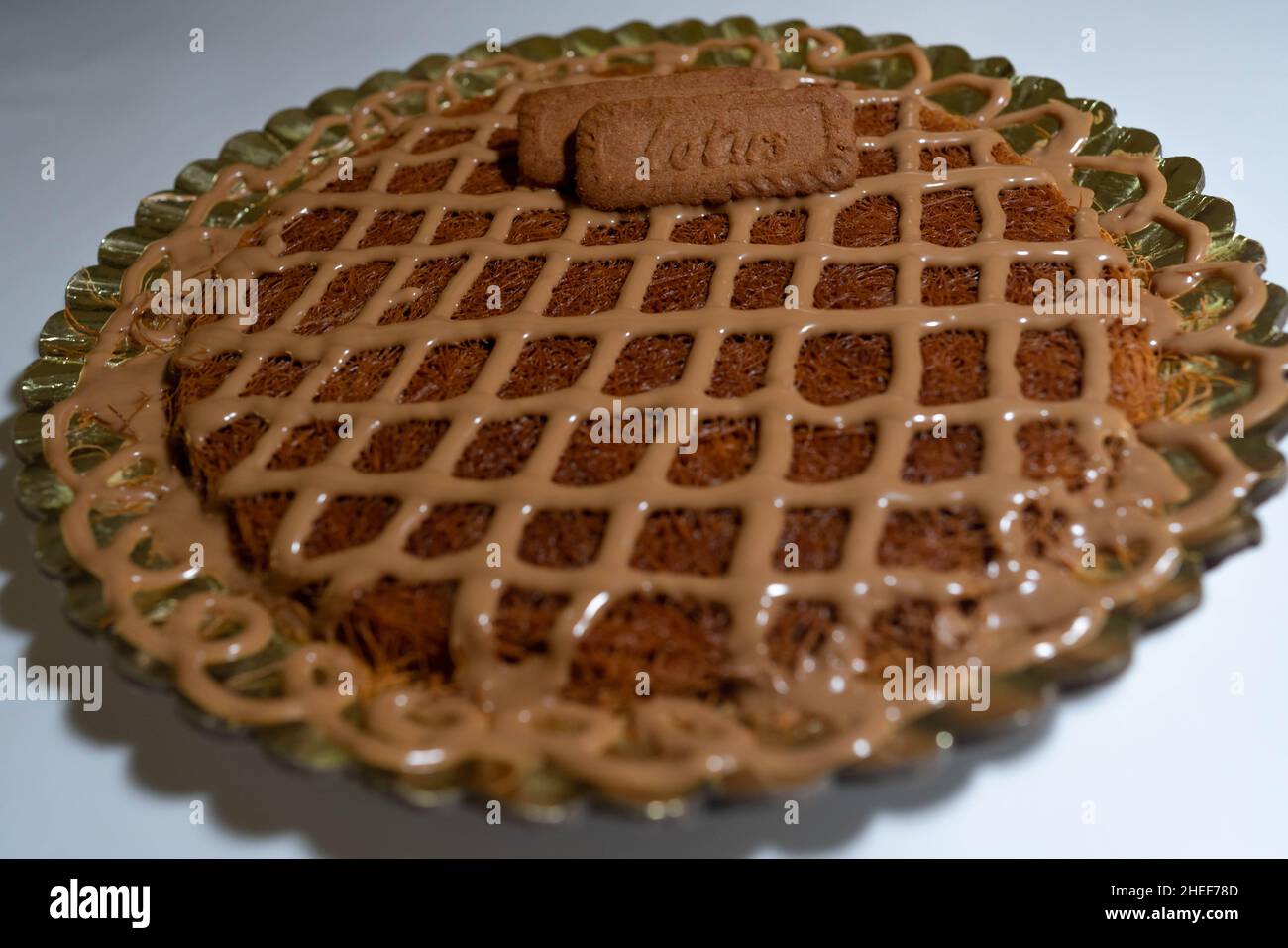 Kunafa konafa hi-res stock photography and images - Alamy