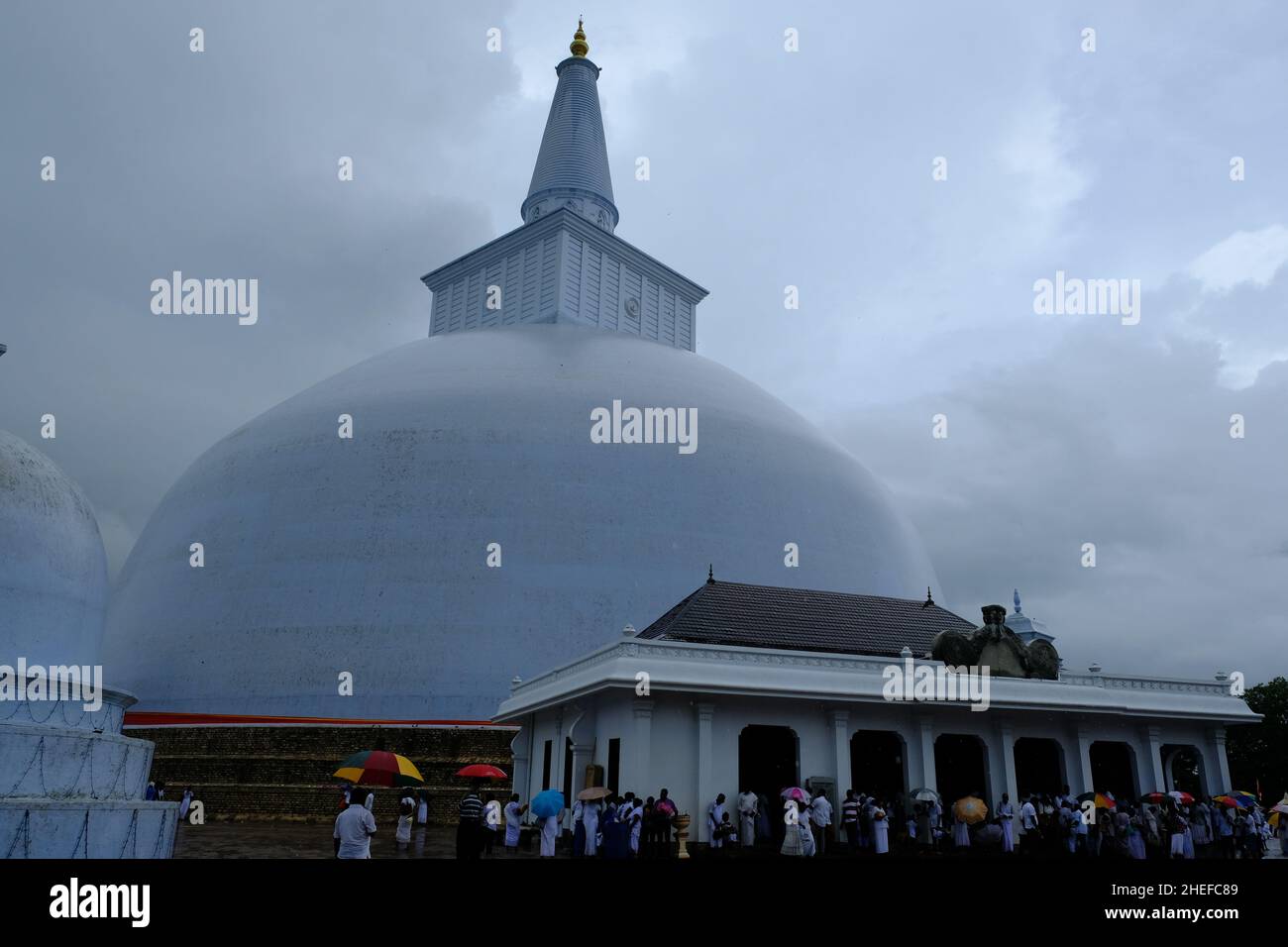 Sri Lanka Anuradhapura - Buddhist temple Ruwanwelisaya Ruwanweli Maha ...