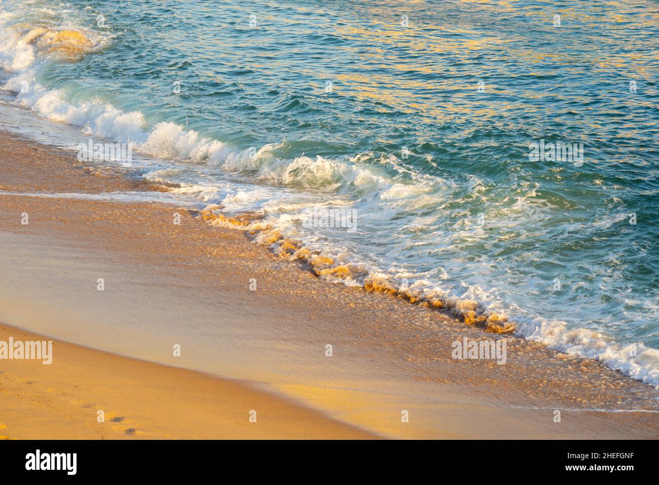 Closeup wave crashing on shoreline hi-res stock photography and images ...