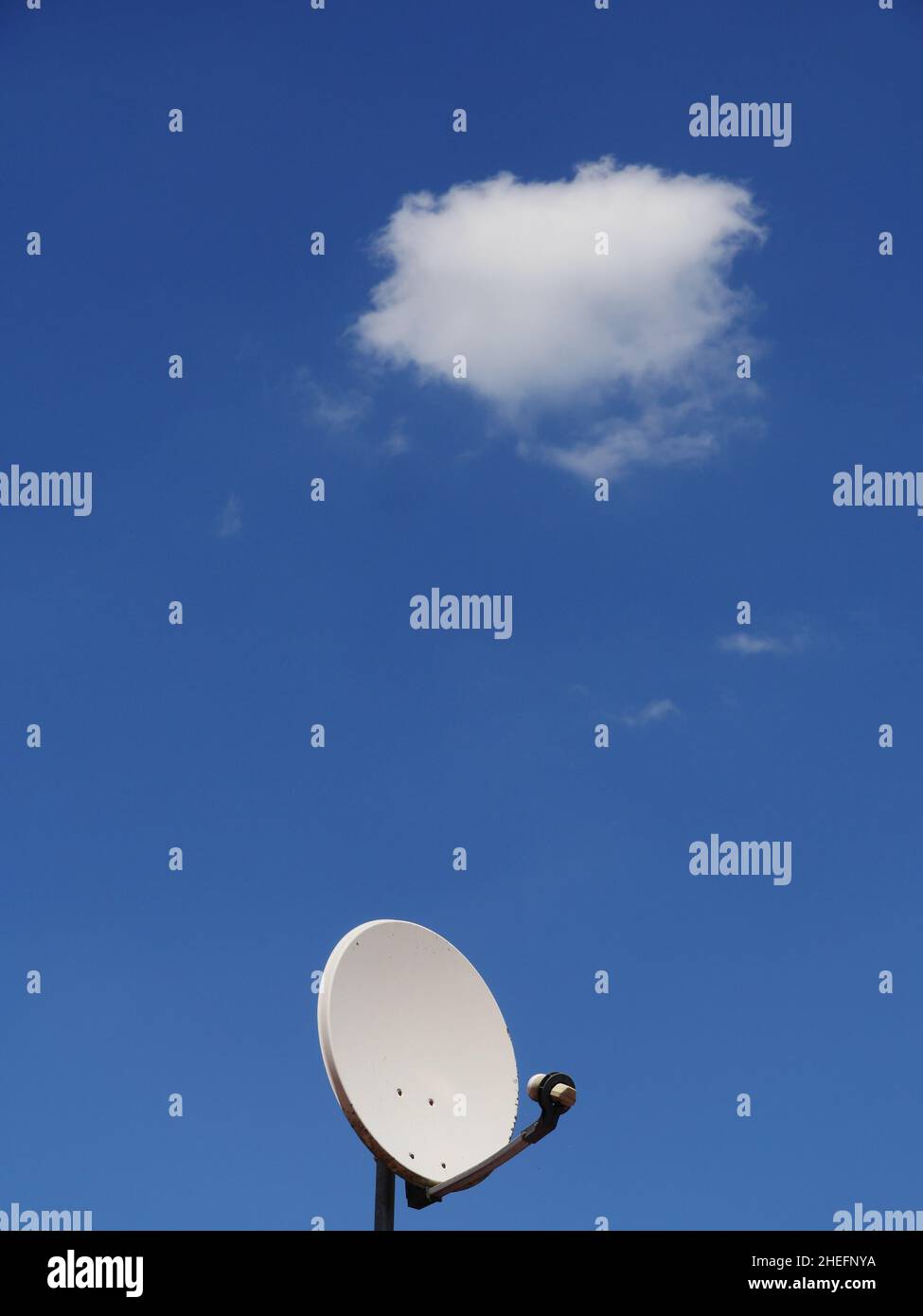 satellite dish blue sky Stock Photo - Alamy