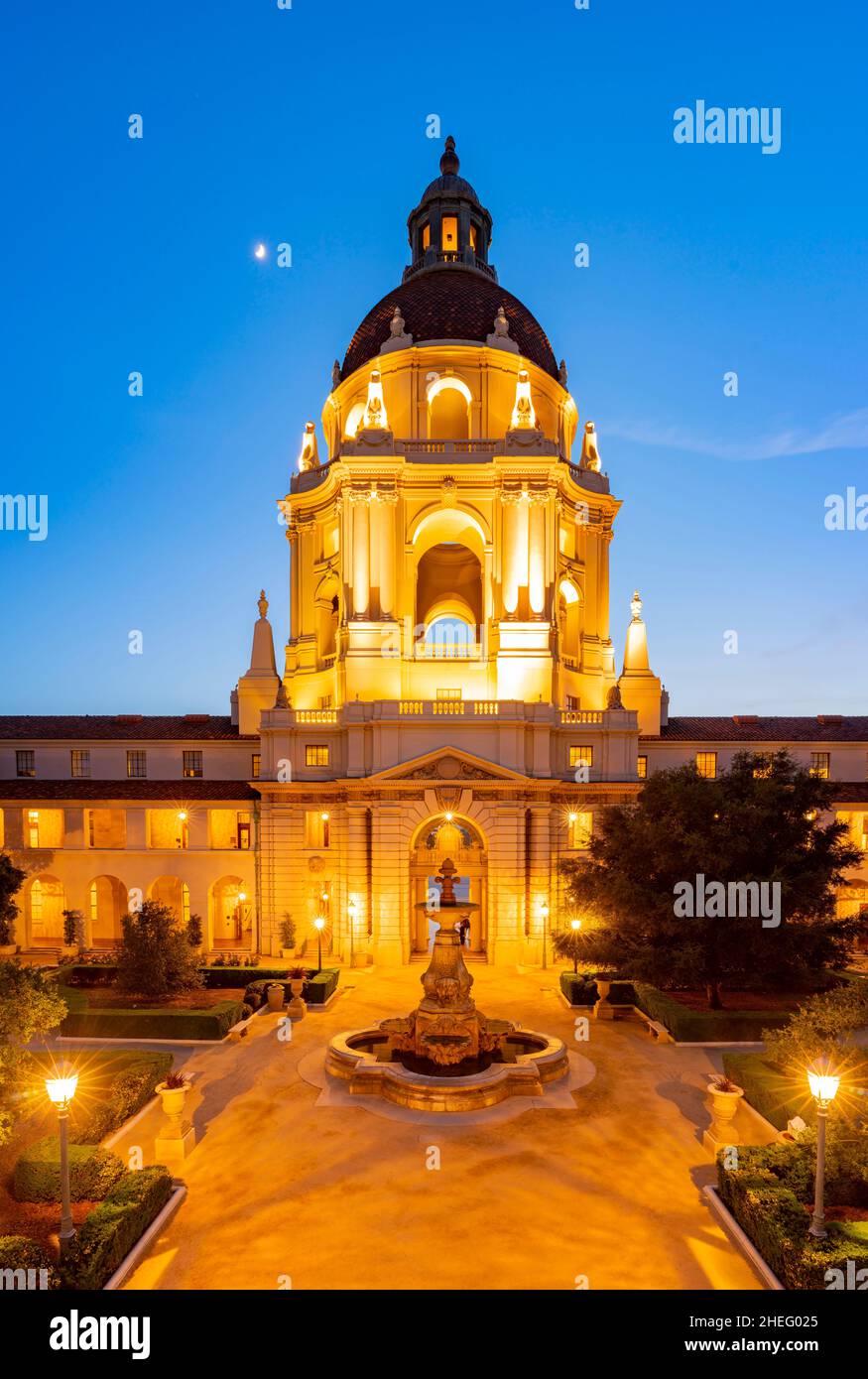 Sunset view of the beautiful Pasadena City Hall at Los Angeles County ...