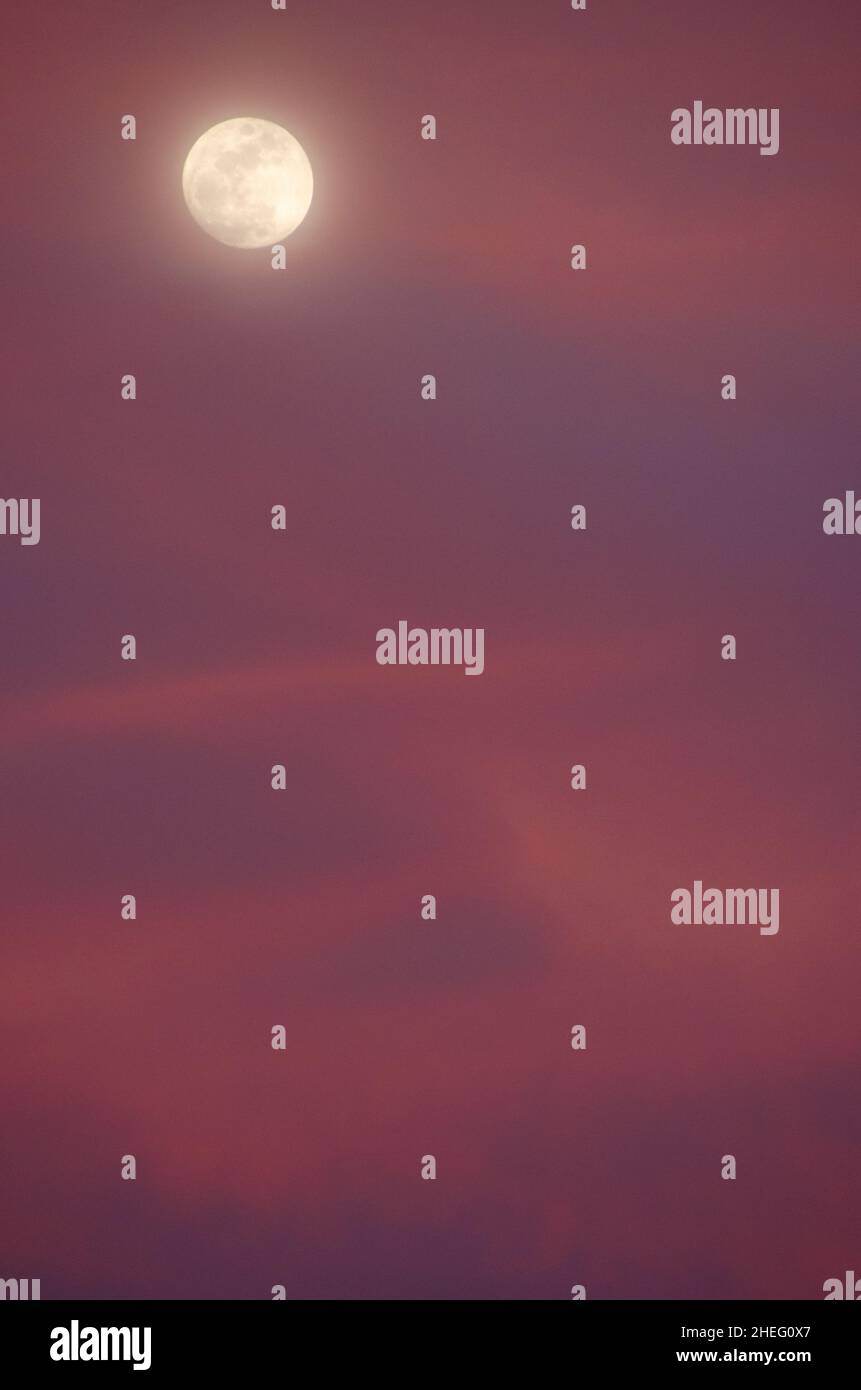 Color full sunset hi-res stock photography and images - Alamy