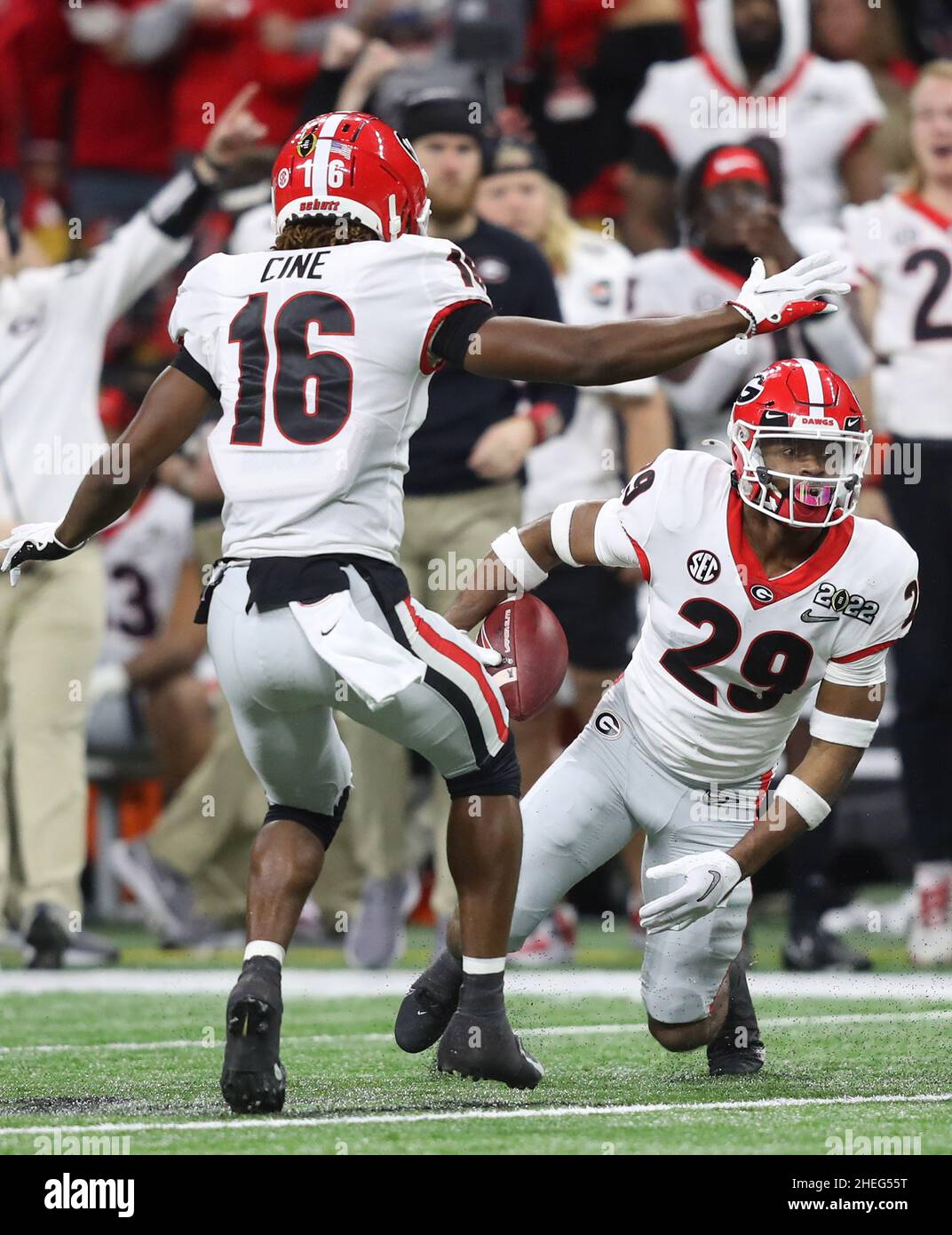 Indianapolis, United States. 10th Jan, 2022. Georgia Bulldogs defensive ...