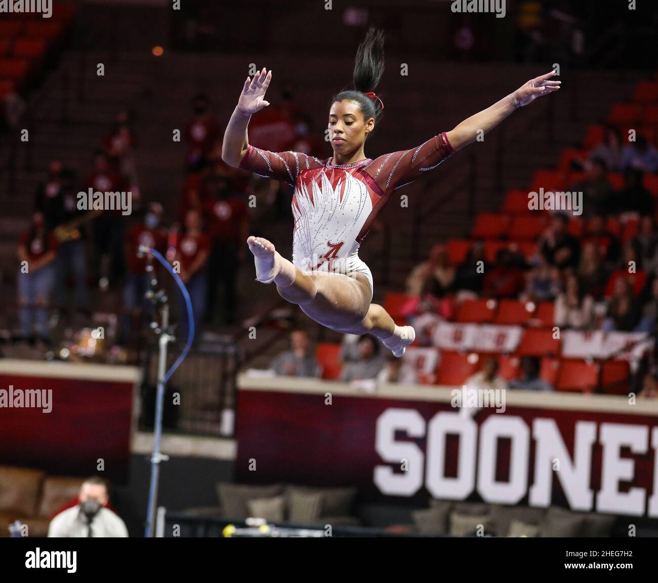 Norman, OK, USA. 9th Jan, 2022. Alabama's Shania Adams performs on the ...