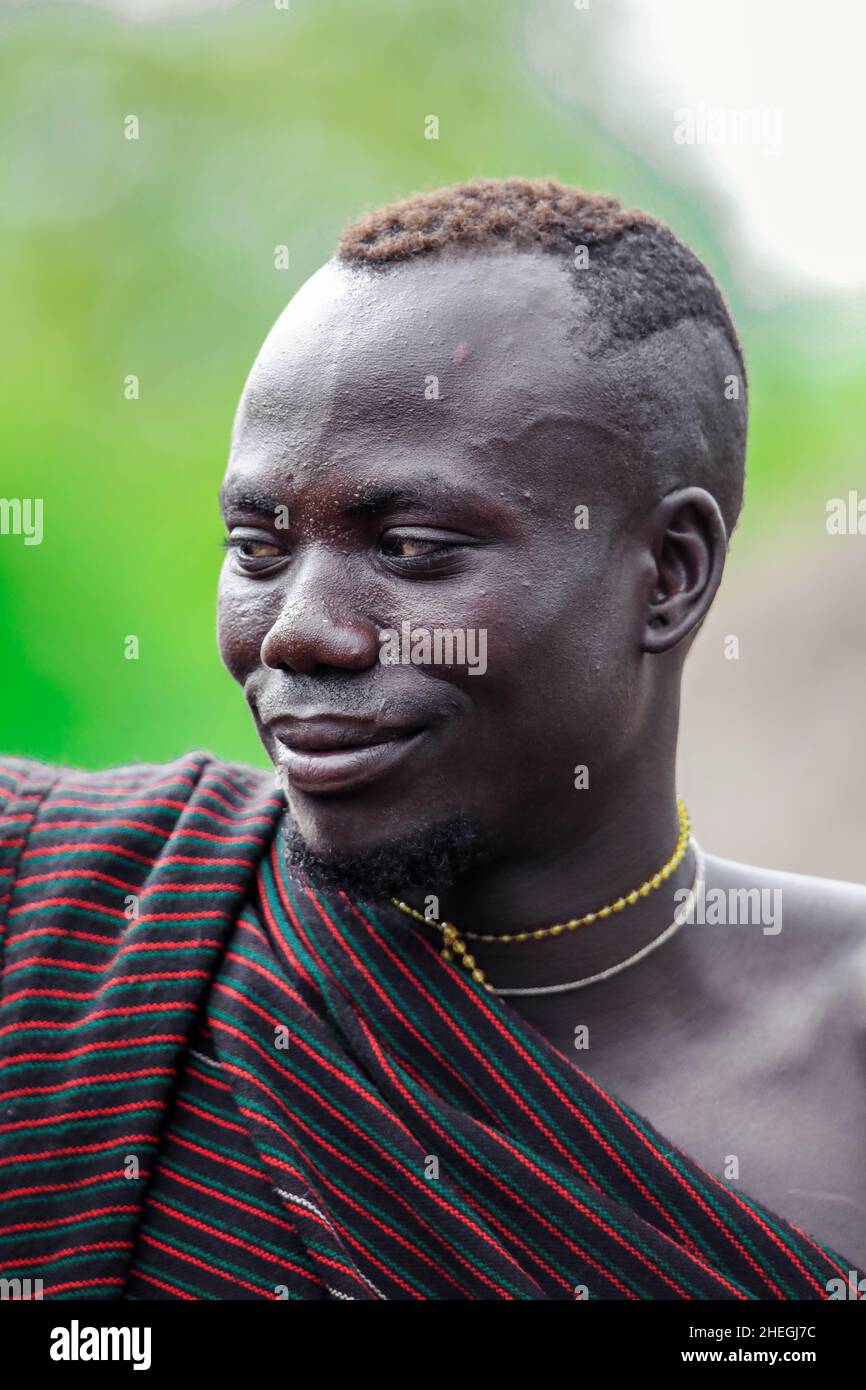 Mursi the mursi village man male hi-res stock photography and images ...