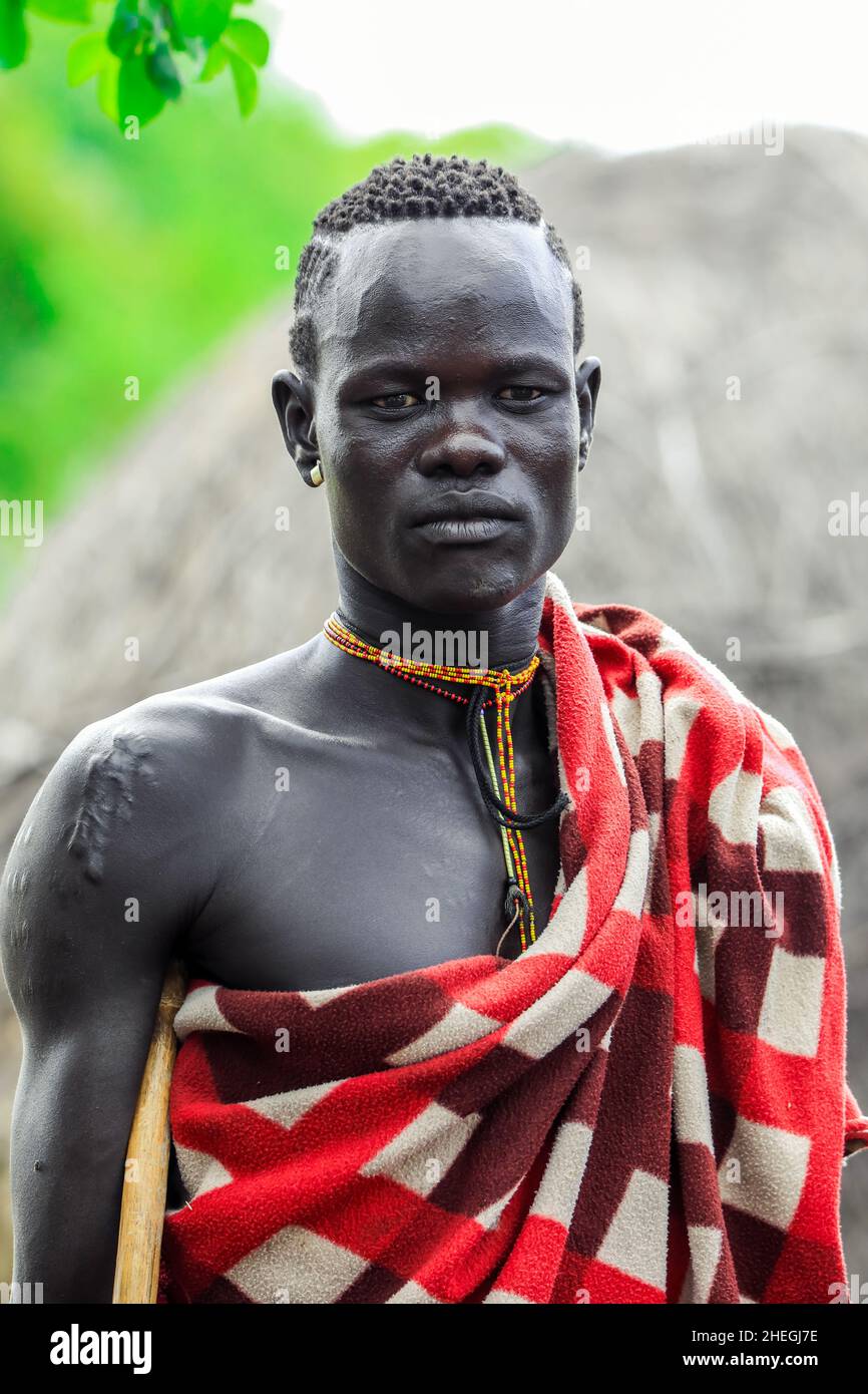 Ethiopian traditional dress hi-res stock photography and images - Alamy