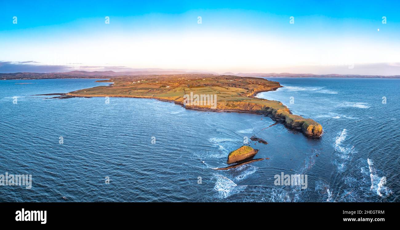 The beautiful eagles nest rock by Mountcharles in County Donegal ...