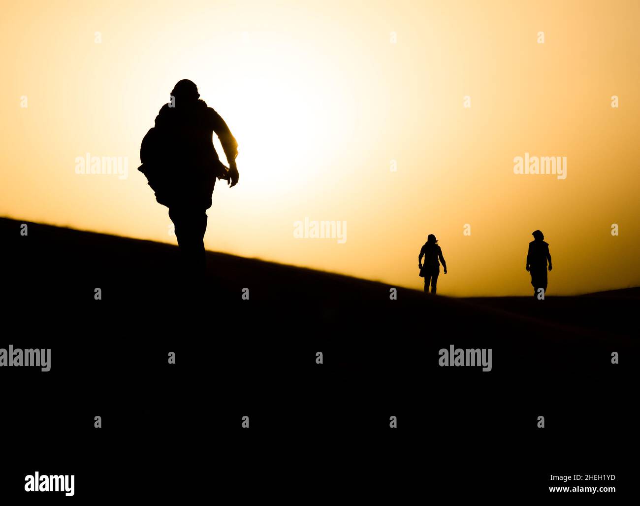 Humans in the desert hi-res stock photography and images - Alamy