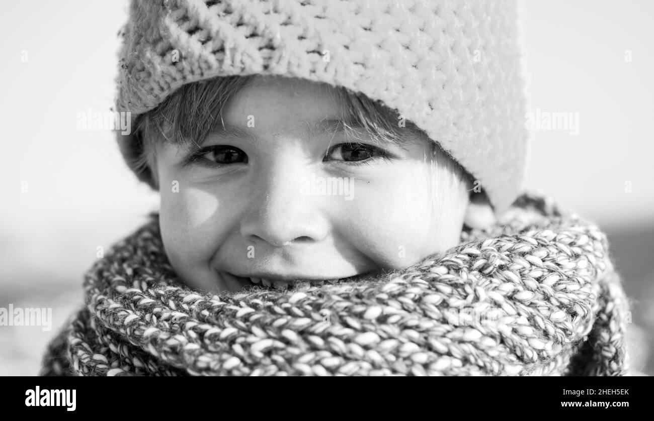 Snowy cold weather. Winter holidays. Beautiful winter nature. Snow ...