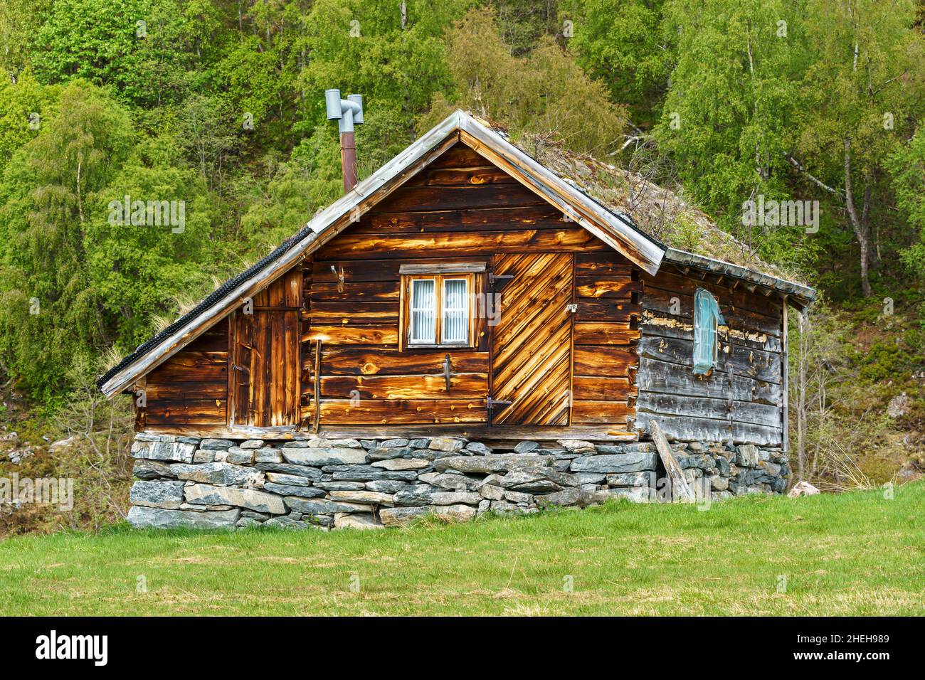 VALLDAL, NORWAY - 2020 JUNE 09. Old rustic Norwegian cottage in the ...