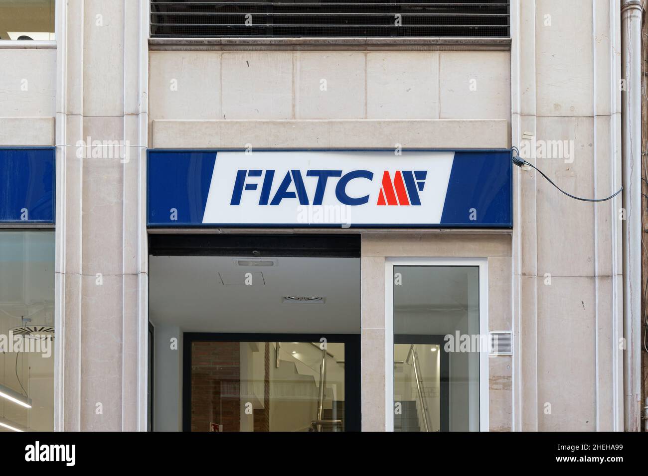 Sun life insurance company building hi-res stock photography and images ...