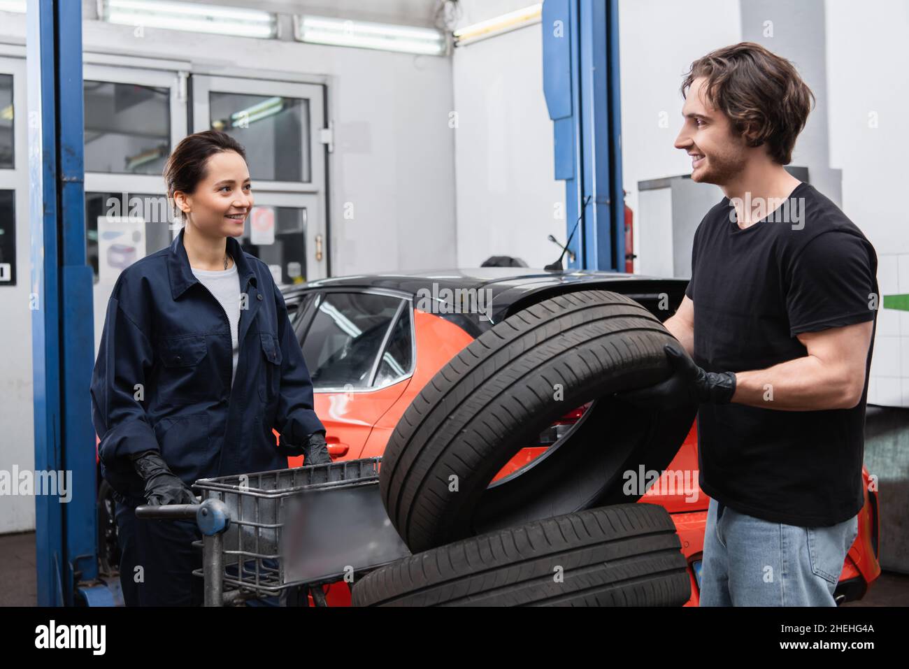 Smiling mechanics hi-res stock photography and images - Alamy