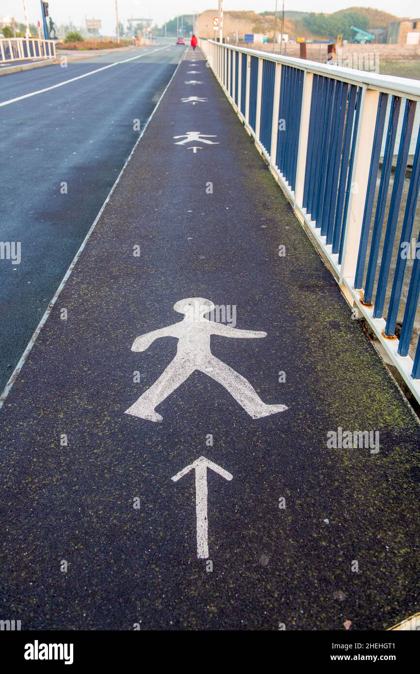 Sign indicating a pedestrian lane on a bridge Stock Photo - Alamy