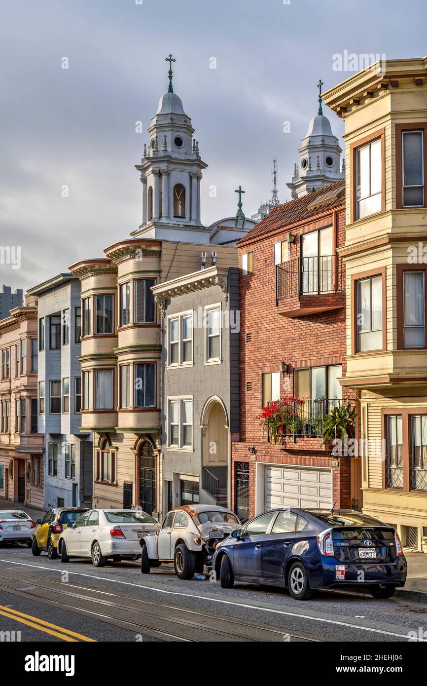 Residential street in Russian Hill district, San Francisco, California ...