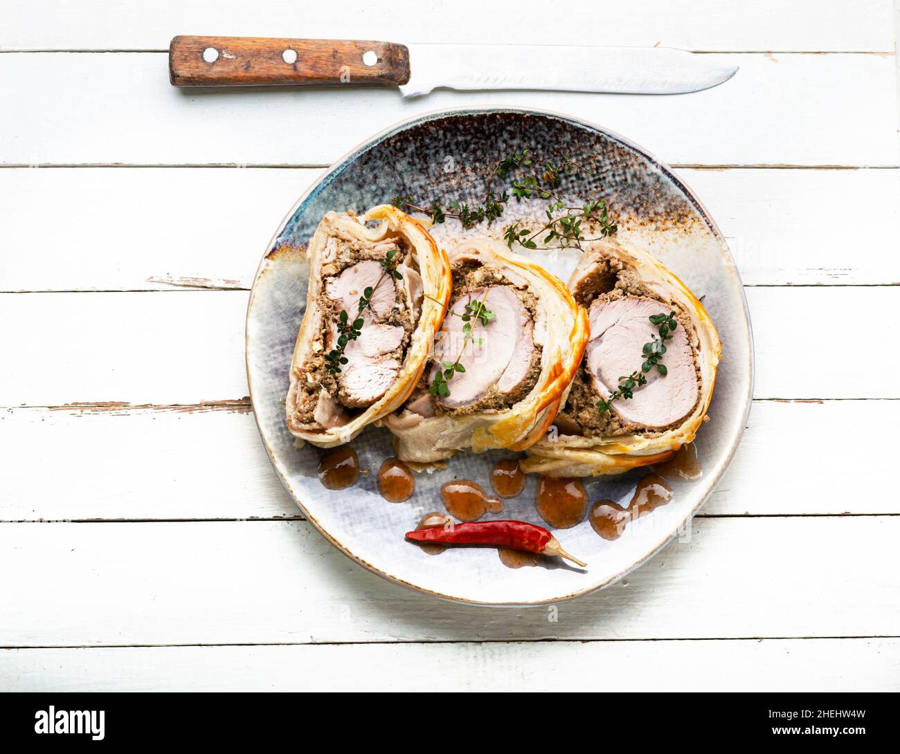 Beef wellington puff pastry hi-res stock photography and images - Alamy