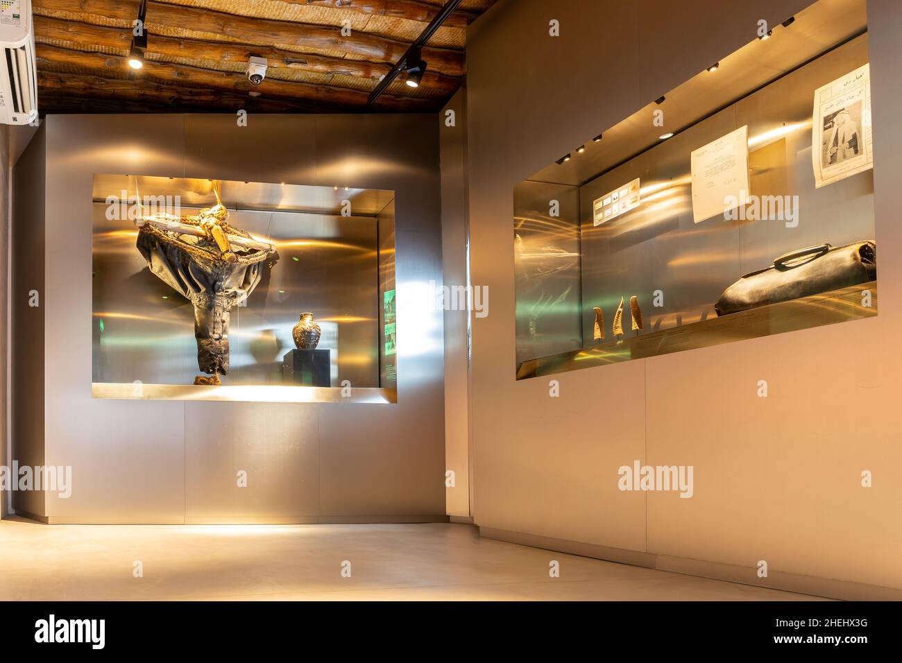 Museum cabinet interior hi-res stock photography and images - Alamy