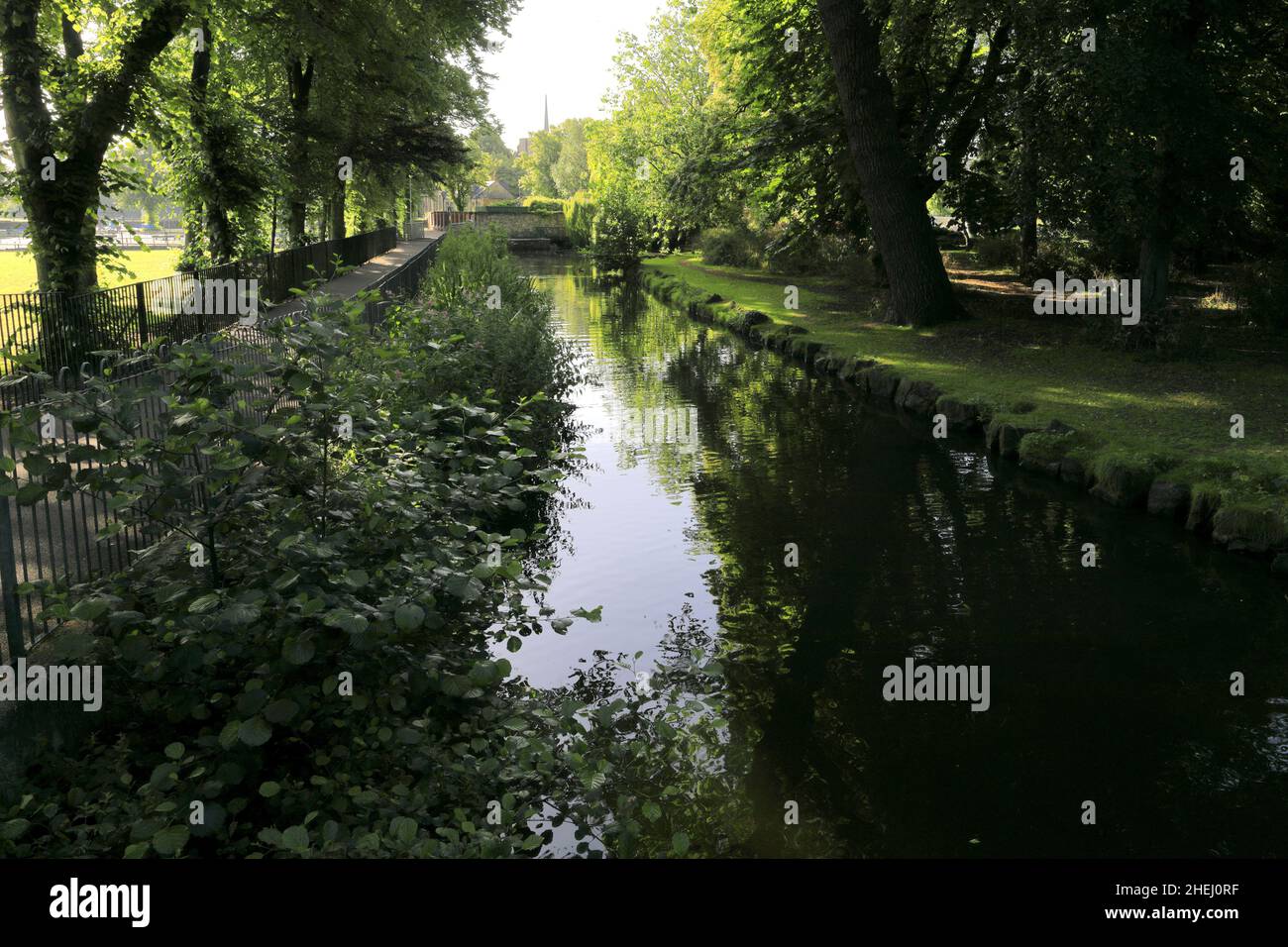 The River Ryton in Memorial Gardens, Memorial Ave, Worksop town ...