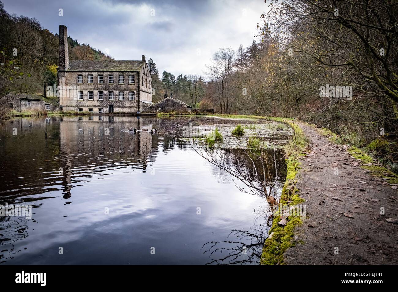 Weaver's mill bridge hi-res stock photography and images - Alamy
