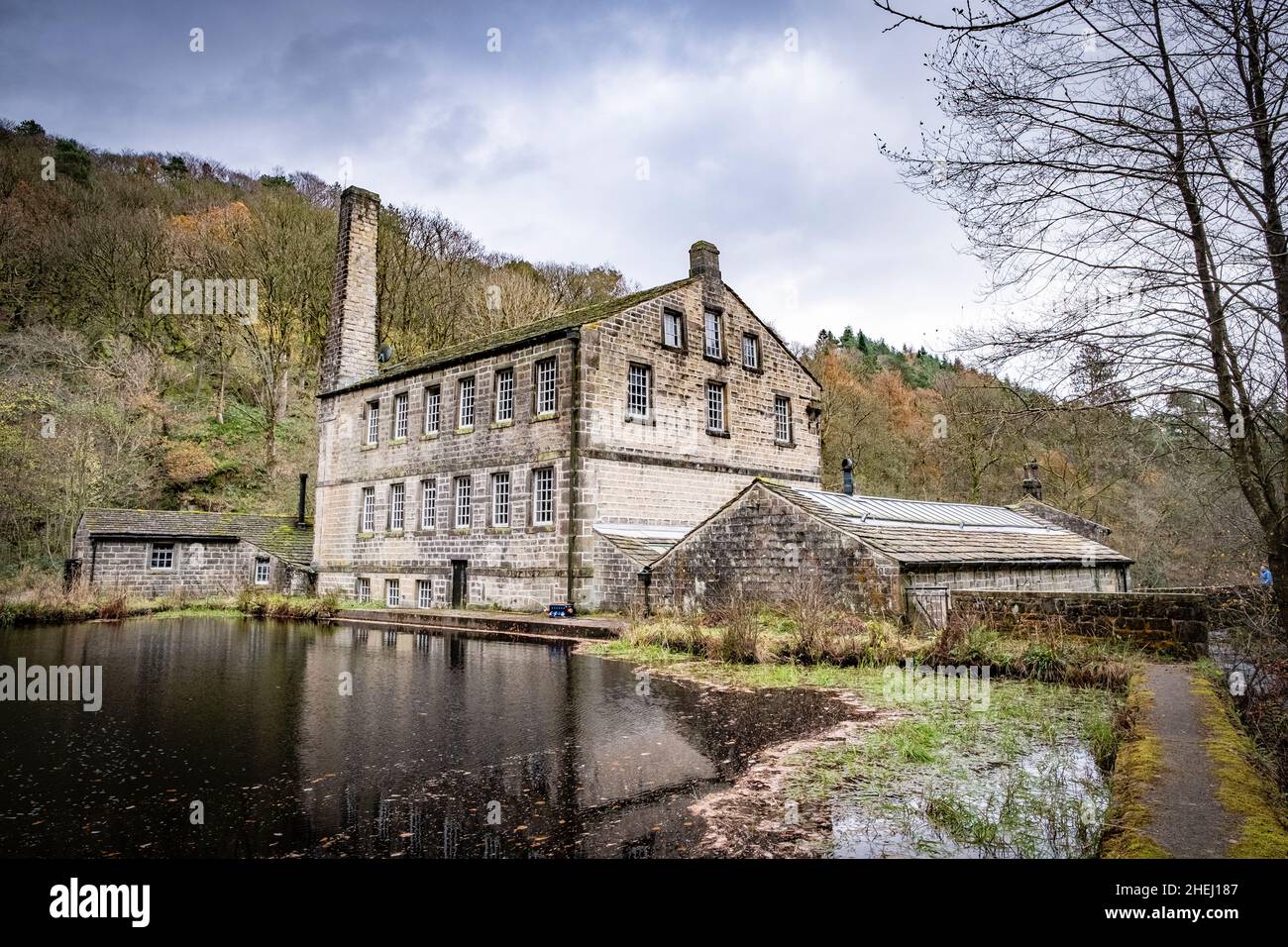 Weaver's mill bridge hi-res stock photography and images - Alamy