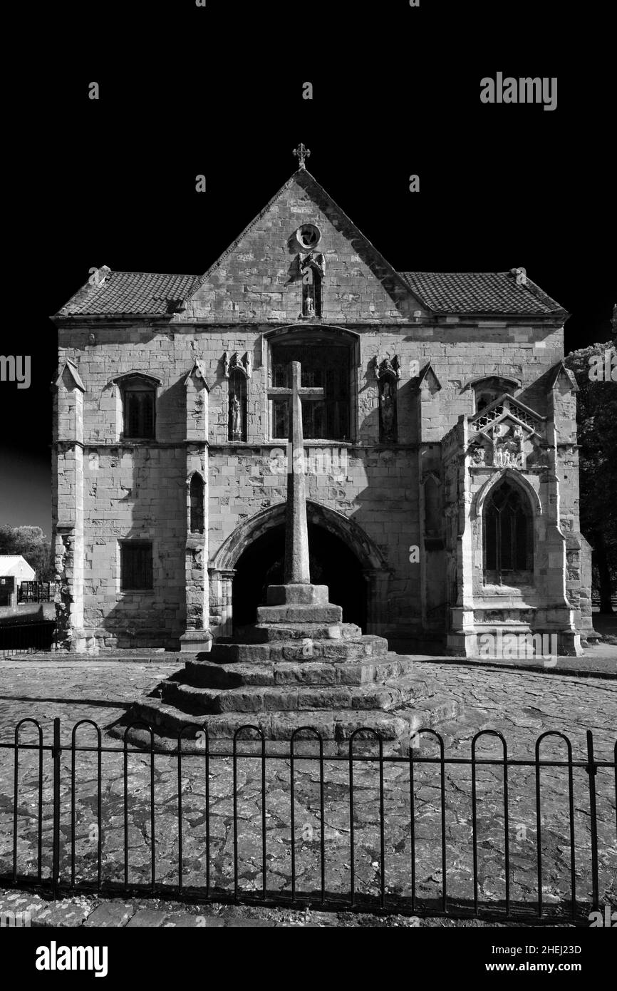 The Gatehouse of the Priory Church of Our Lady and St Cuthbert, Worksop ...