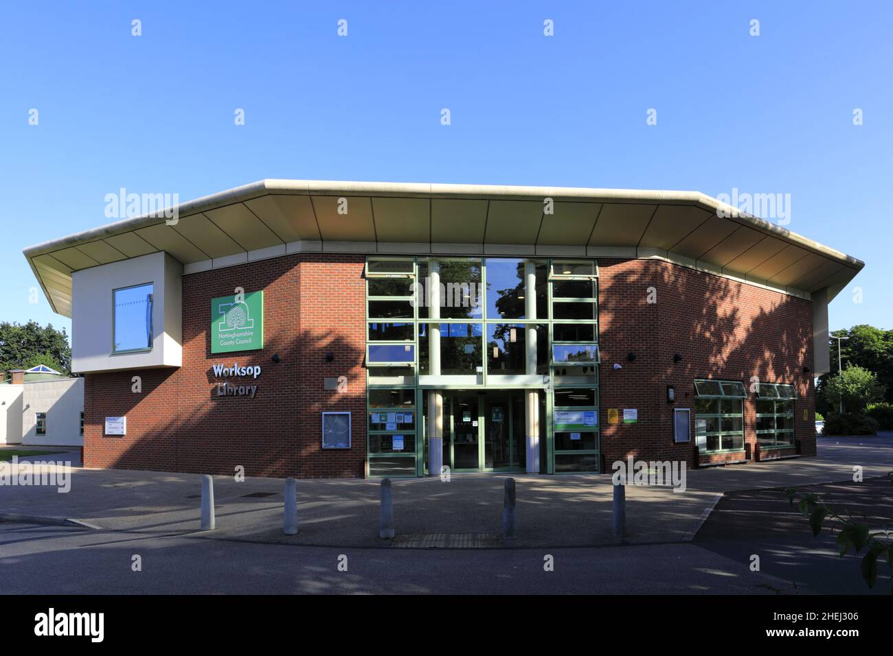The Worksop Library, Memorial Ave, Worksop town, Nottinghamshire ...