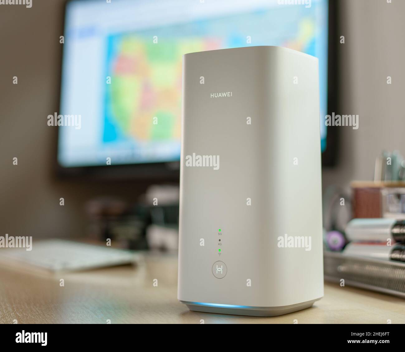 HUAWEI 5G Router and wi-fi enabled hub in a domestic setting Stock ...
