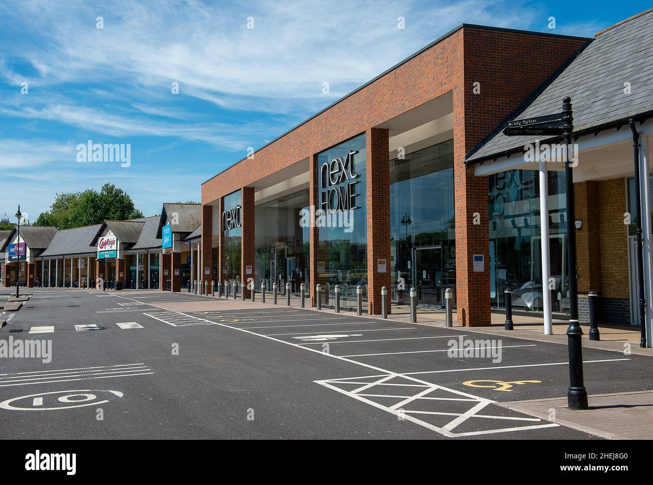 Remain temporarily closed hi-res stock photography and images - Alamy