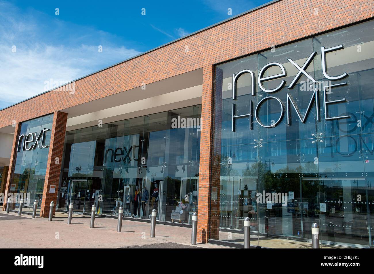 Remain temporarily closed hi-res stock photography and images - Alamy