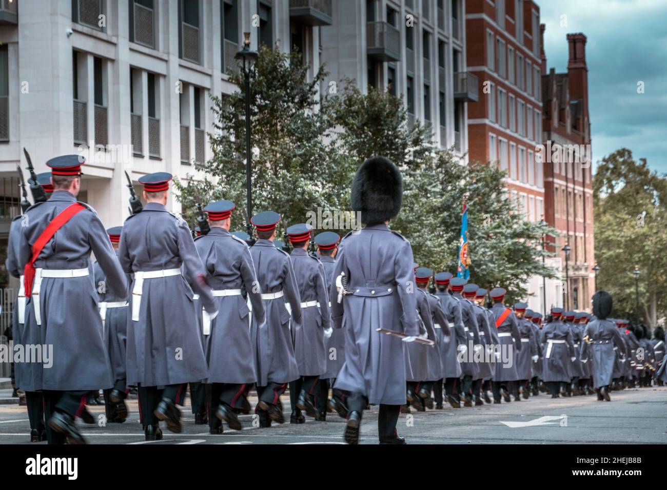 Guardsmen of the Queen's Household Division royal guards at the Lord ...