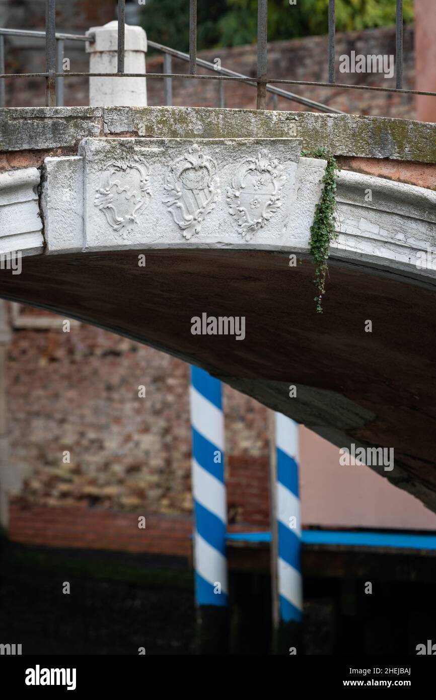 Detail of a small bridge in Venice (Italy Stock Photo - Alamy