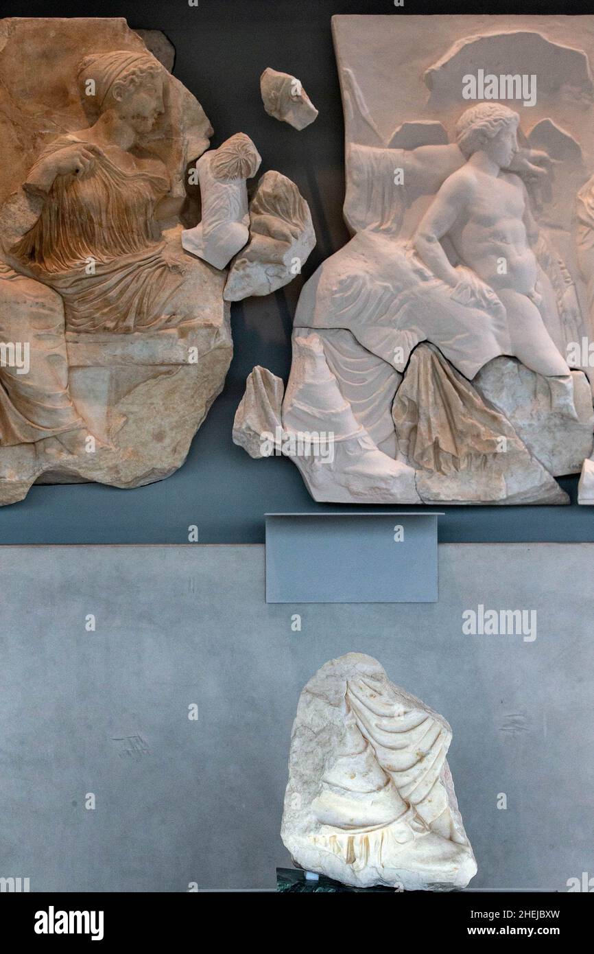 (220111) -- ATHENS, Jan. 11, 2022 (Xinhua) -- A fragment from the ...